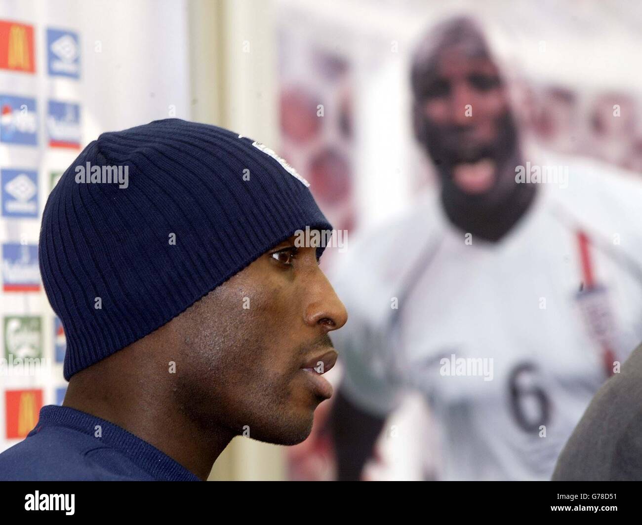 England Press conference - Sol Campbell Stock Photo - Alamy