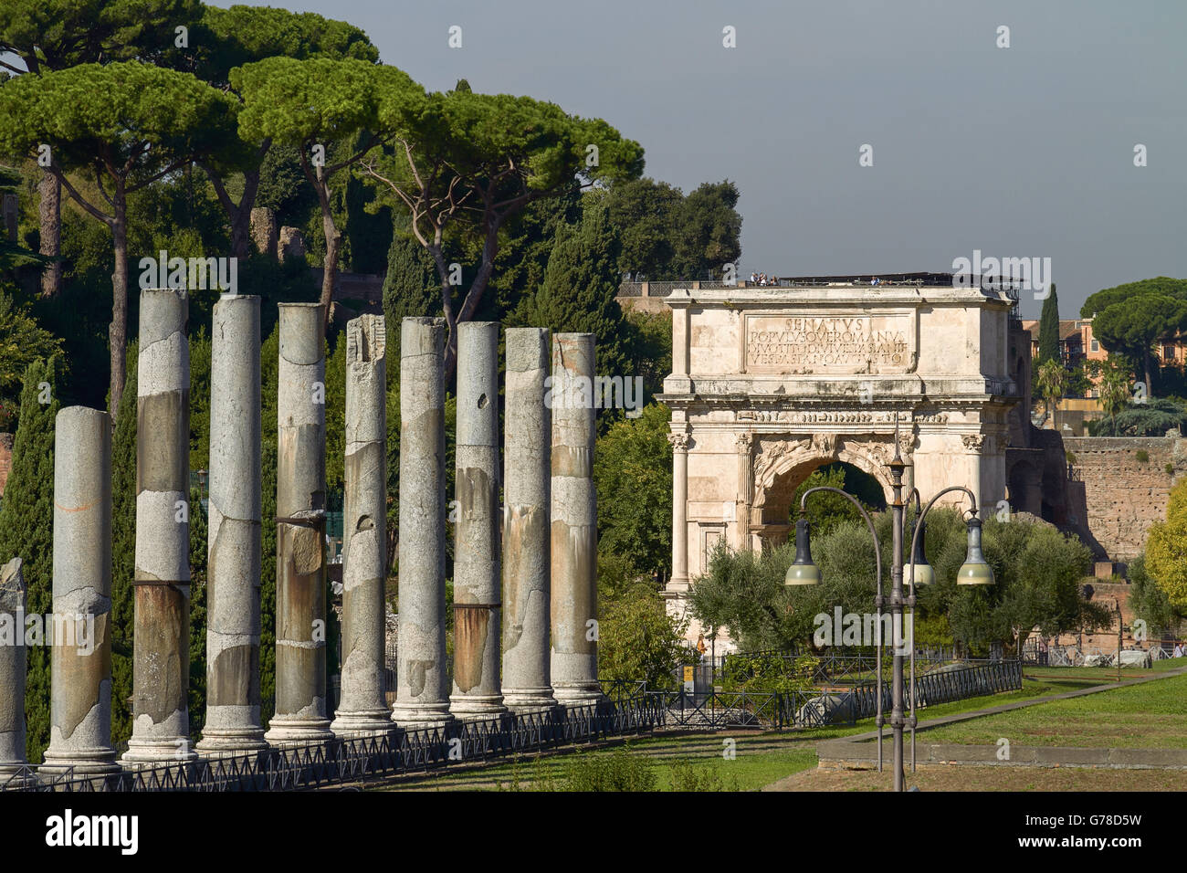 Tourists visiting the archaeological site of the Roman Forum (Foro ...