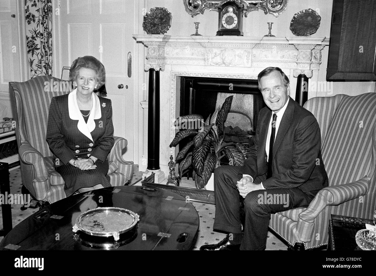 Margaret thatcher and george bush hi-res stock photography and images ...