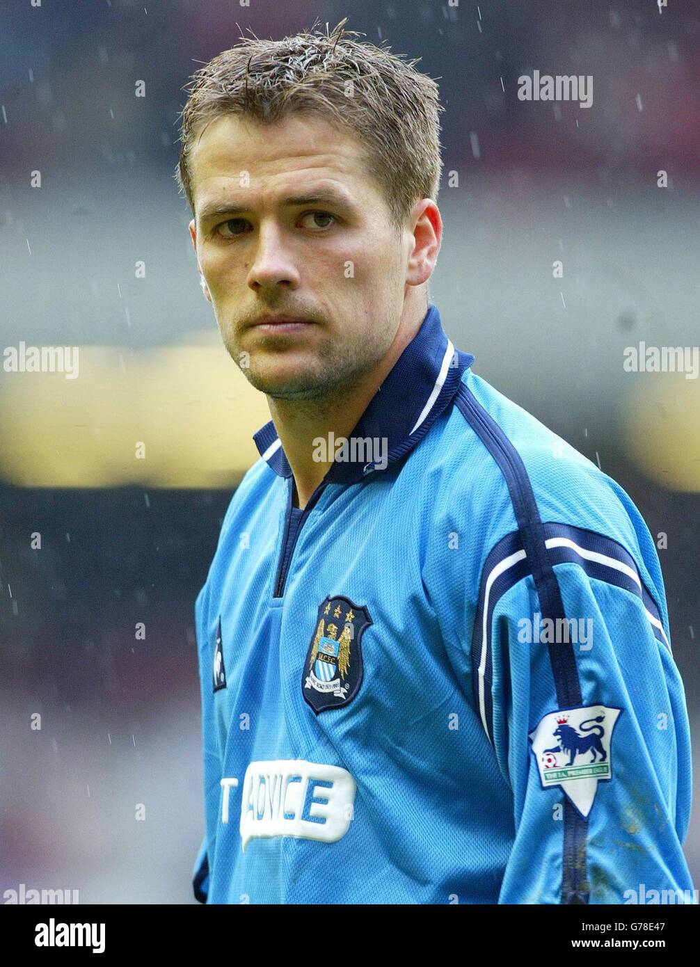 Fa barclaycard premiership match liverpools anfield stadium hi-res ...