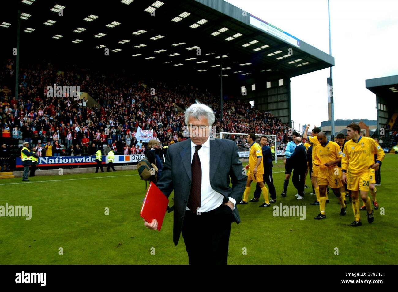 Manager notts county football club hi-res stock photography and images ...
