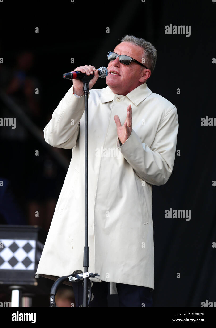 Suggs madness performing on pyramid stage glastonbury festival hi-res ...