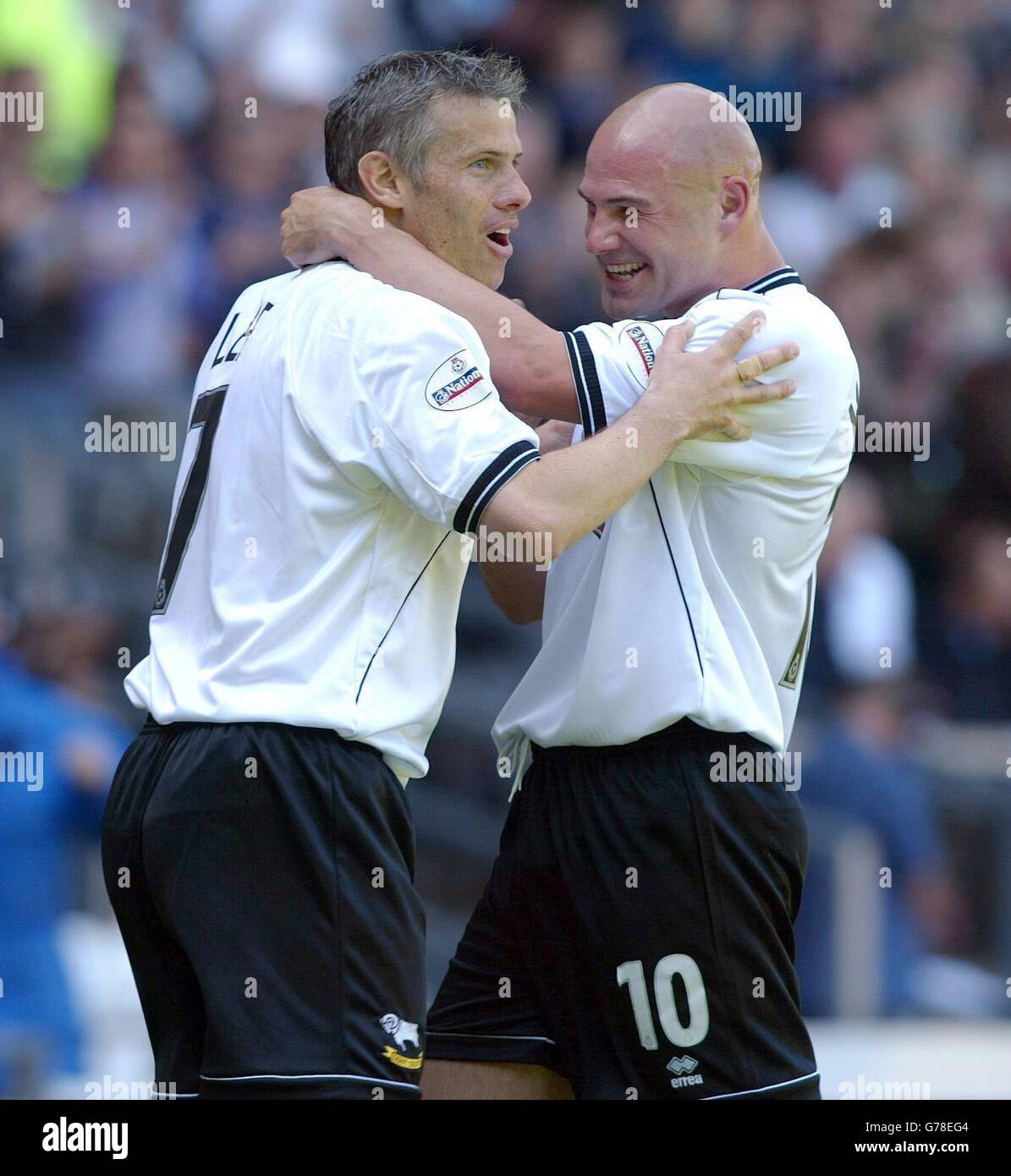 Derby' Robert Lee celebrates scoring against Ipswich Town with team ...