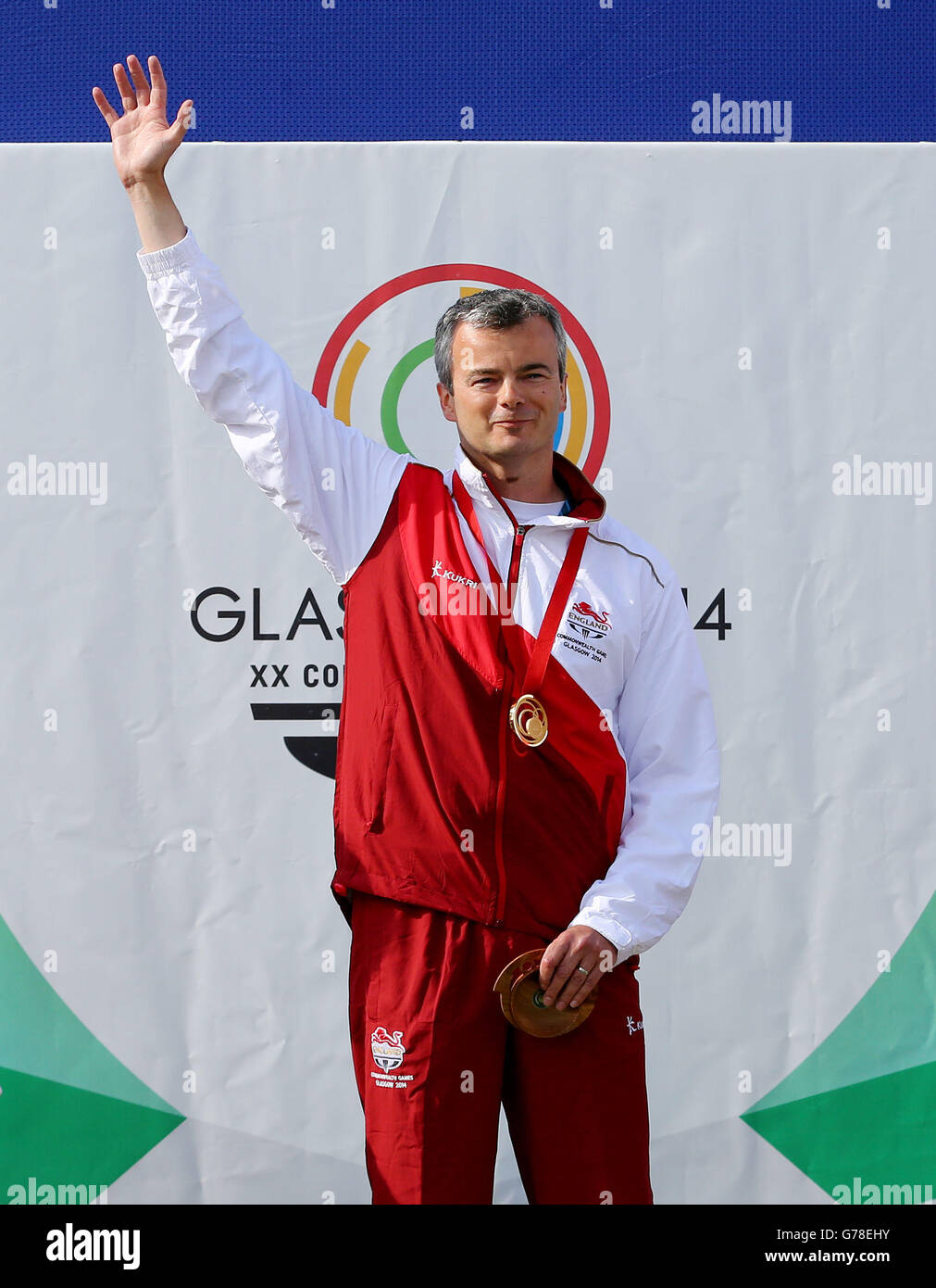 England's David Luckman celebrates his gold medal in the Queen's Prize ...