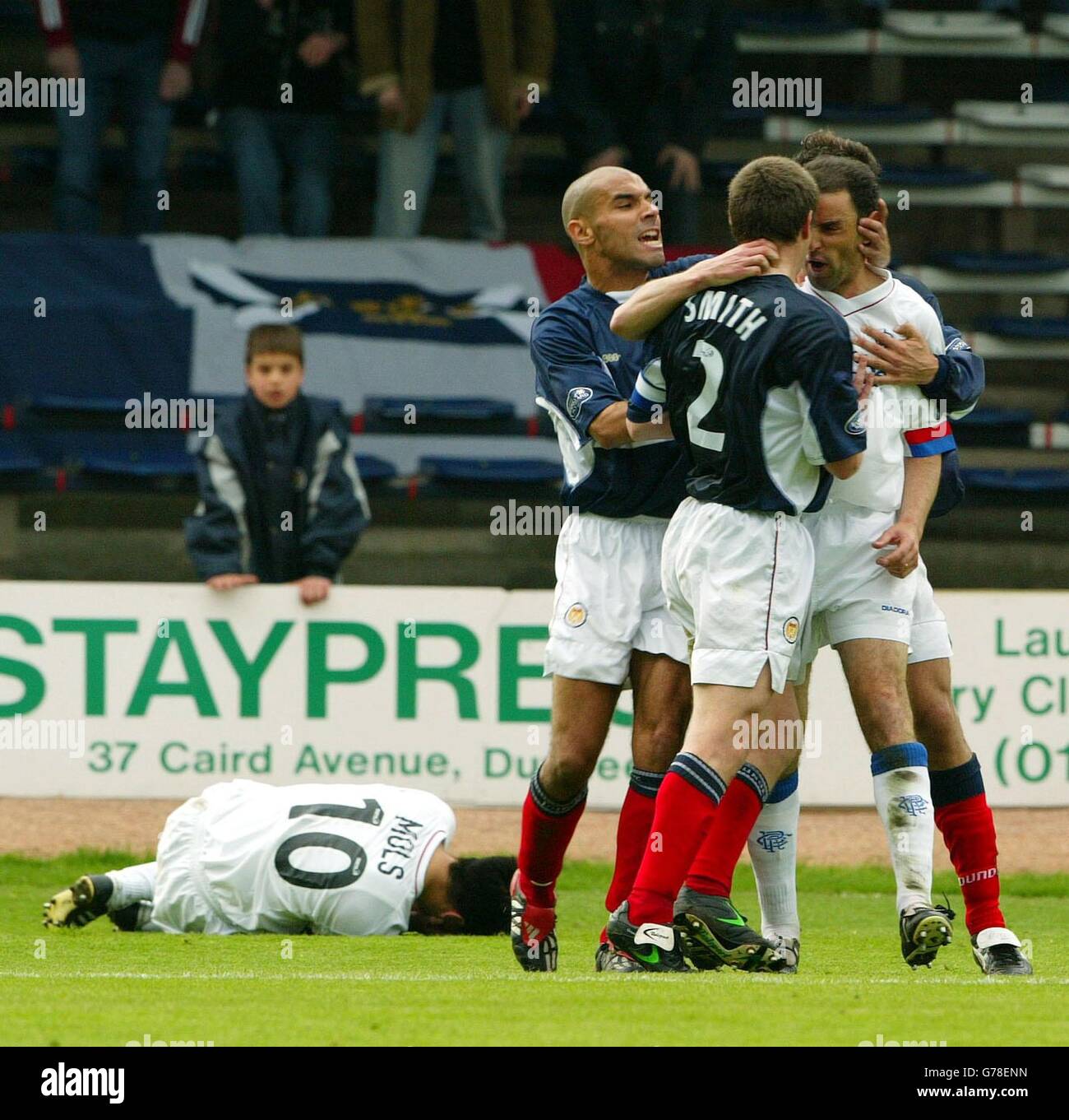 Barry Smith of Dundee squares up to Kevin Muskat of Rangers after a ...