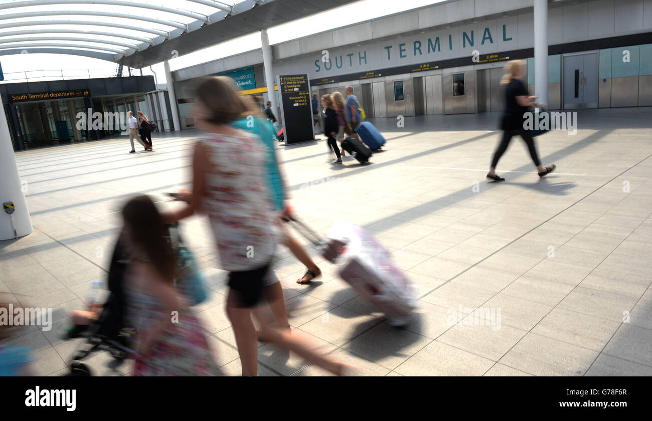 Gatwick tackles luggage crisis Stock Photo - Alamy