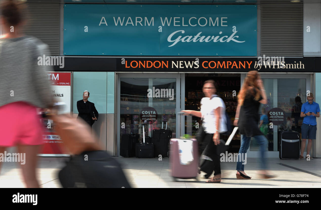 Gatwick tackles luggage crisis Stock Photo - Alamy