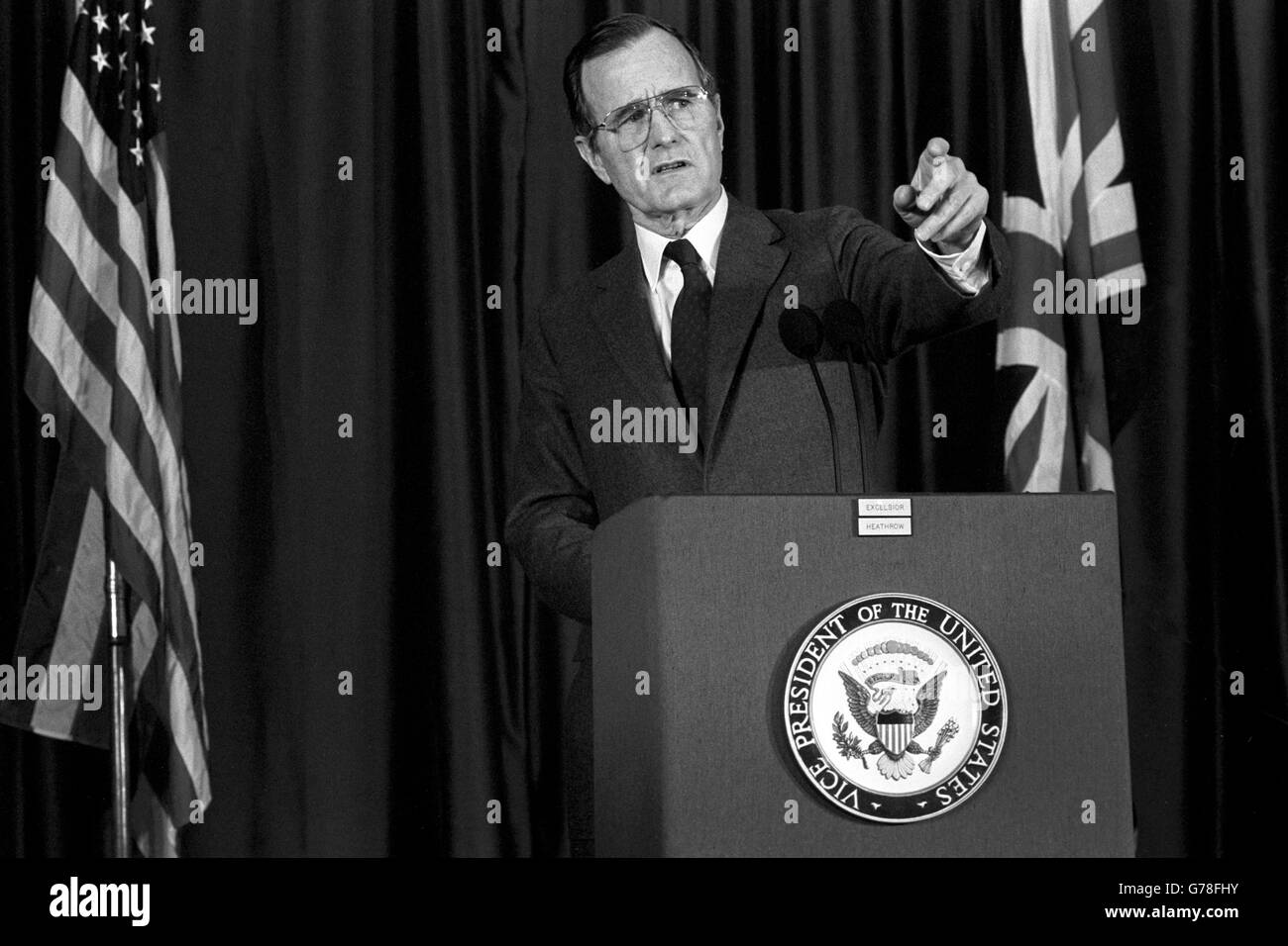 American vice president george hw bush hi-res stock photography and ...