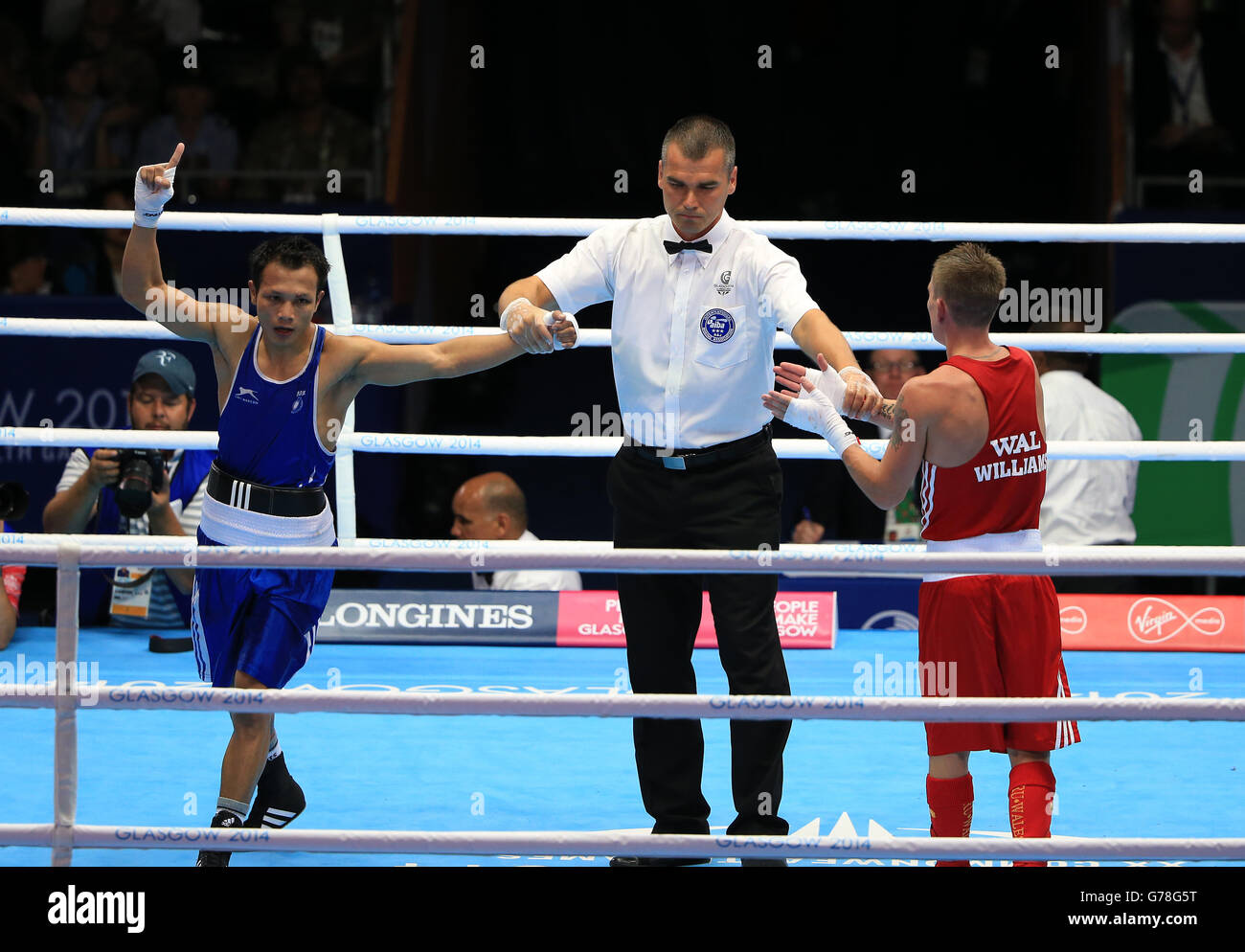 10071 full length boxing hi-res stock photography and images - Alamy