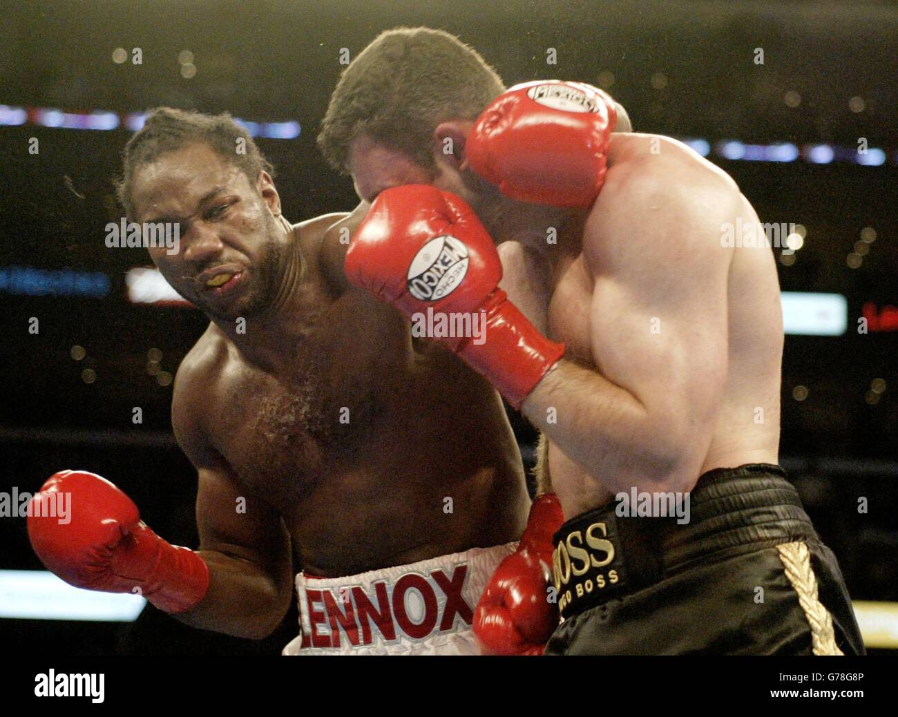 Doctor stops fight end 6th round hi-res stock photography and images ...