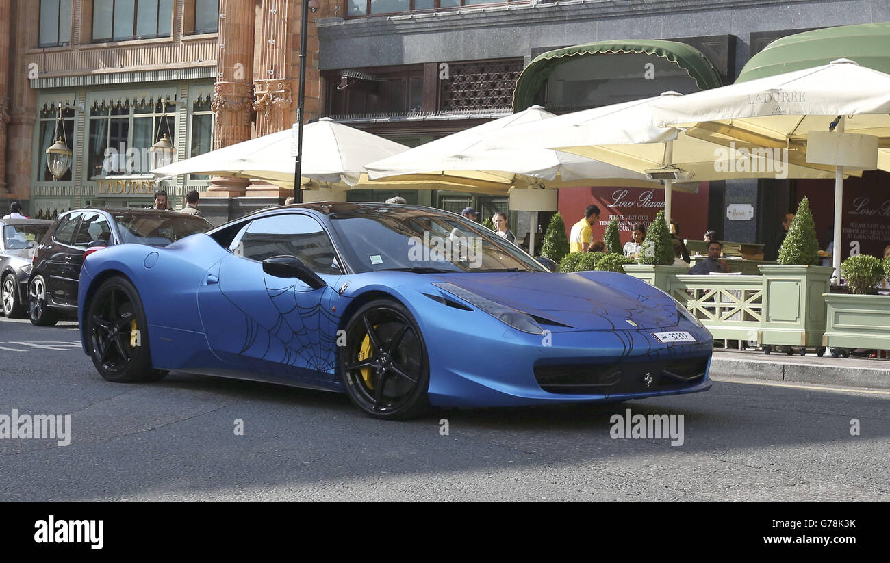 Harrods super cars hi-res stock photography and images - Alamy