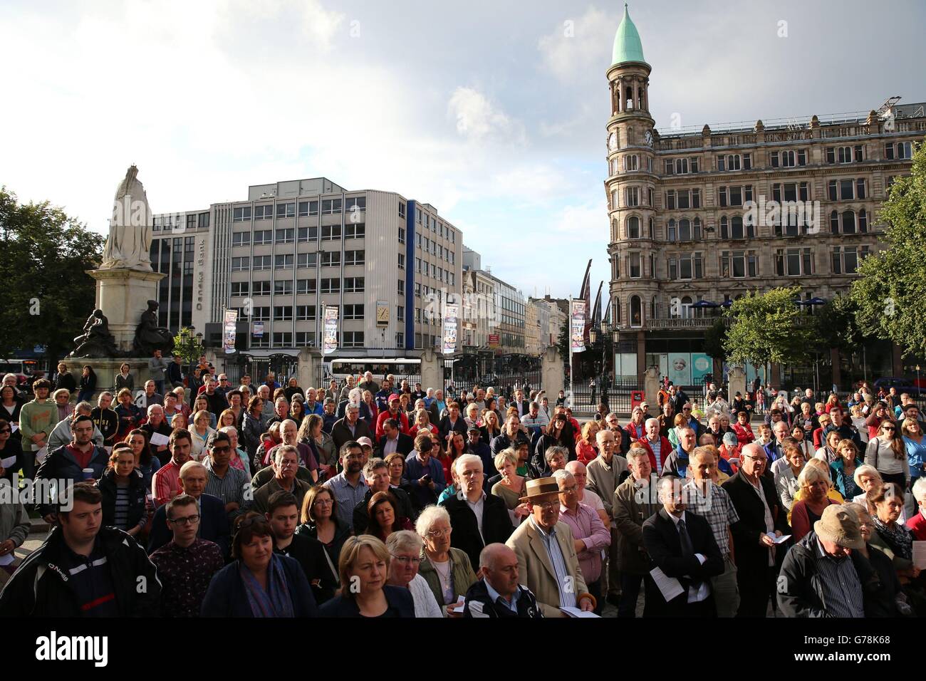 Faith service hi-res stock photography and images - Alamy