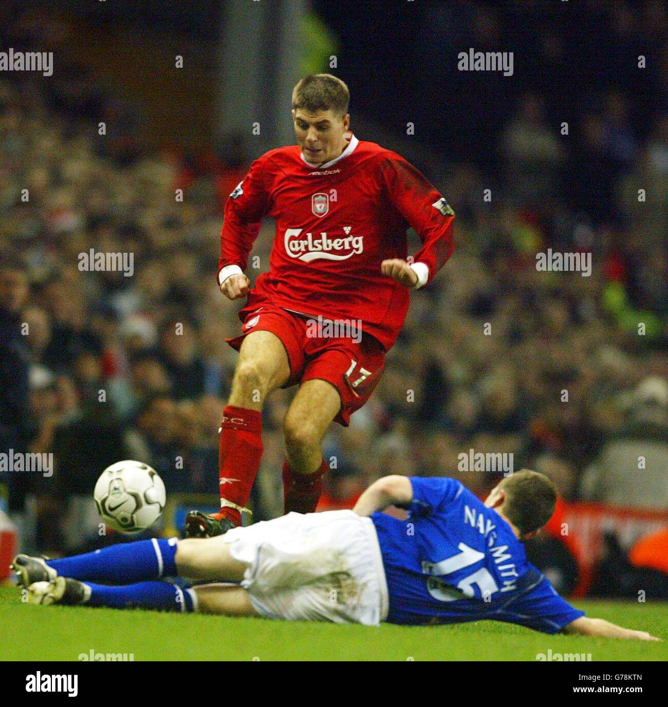 Sport football tackling steven gerrard gary naysmith hi-res stock ...