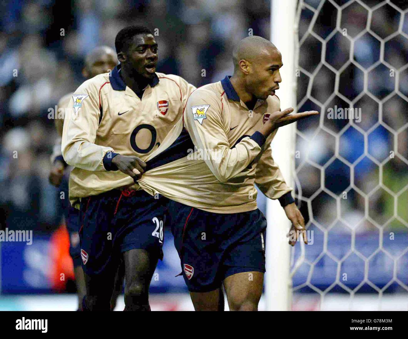 Thierry henry arsenal 2003 celebrates hi-res stock photography and ...
