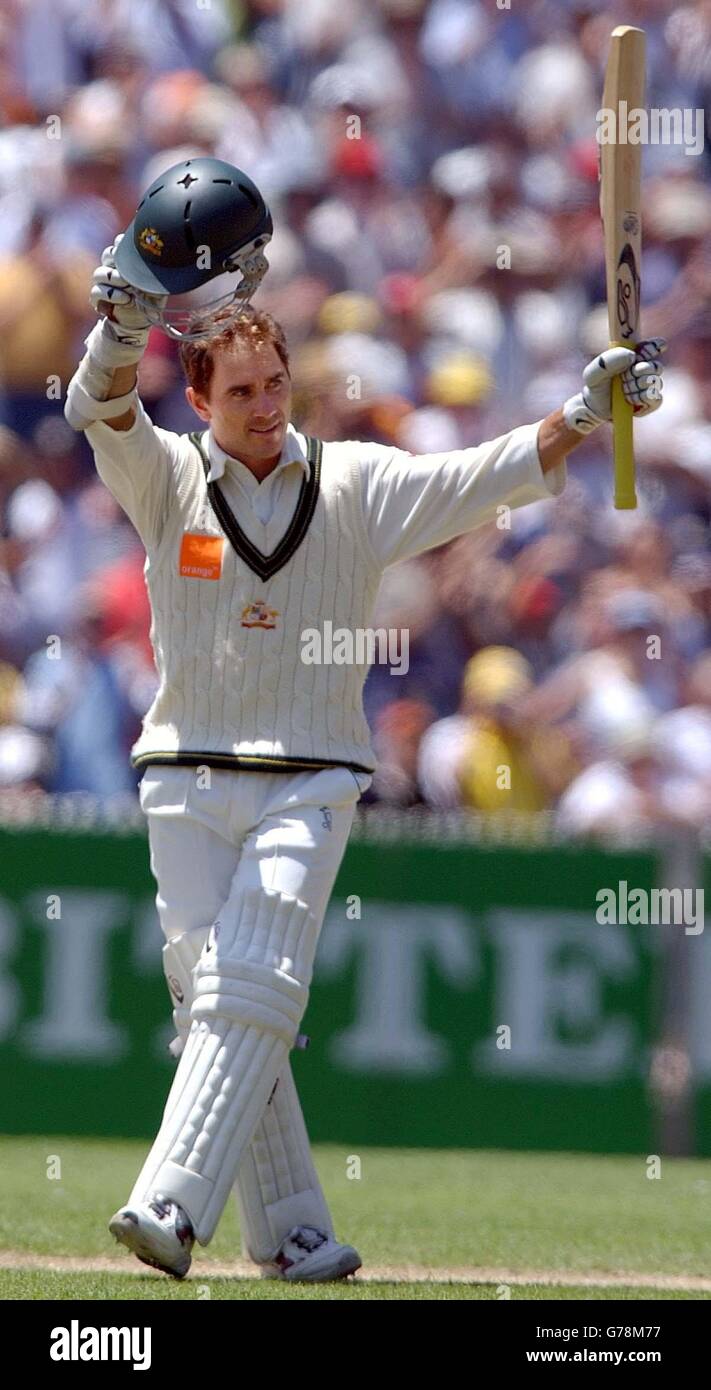 Australian batsman justin langer hi-res stock photography and images ...