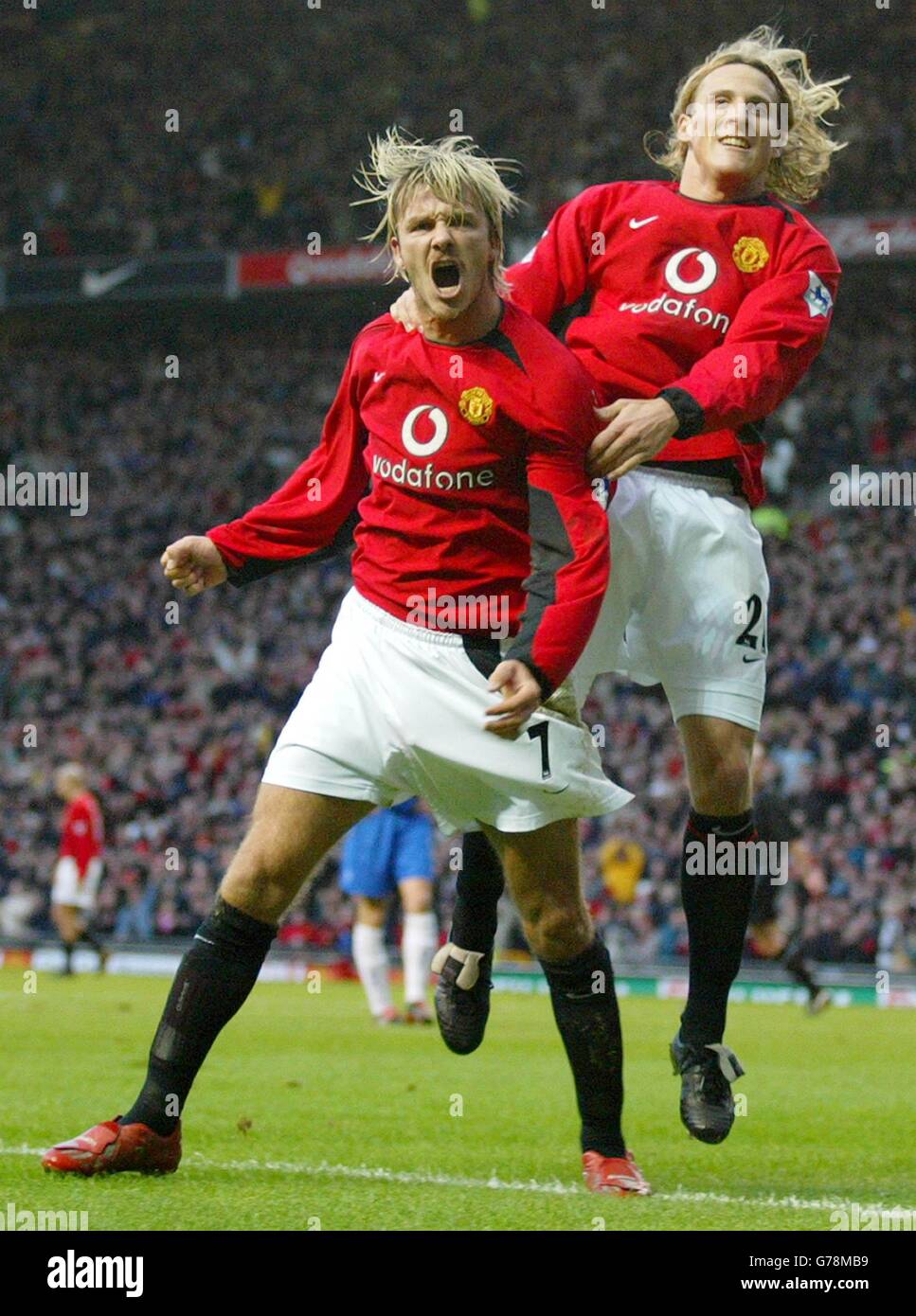 Fa premiership football match uniteds old trafford ground hi-res stock ...