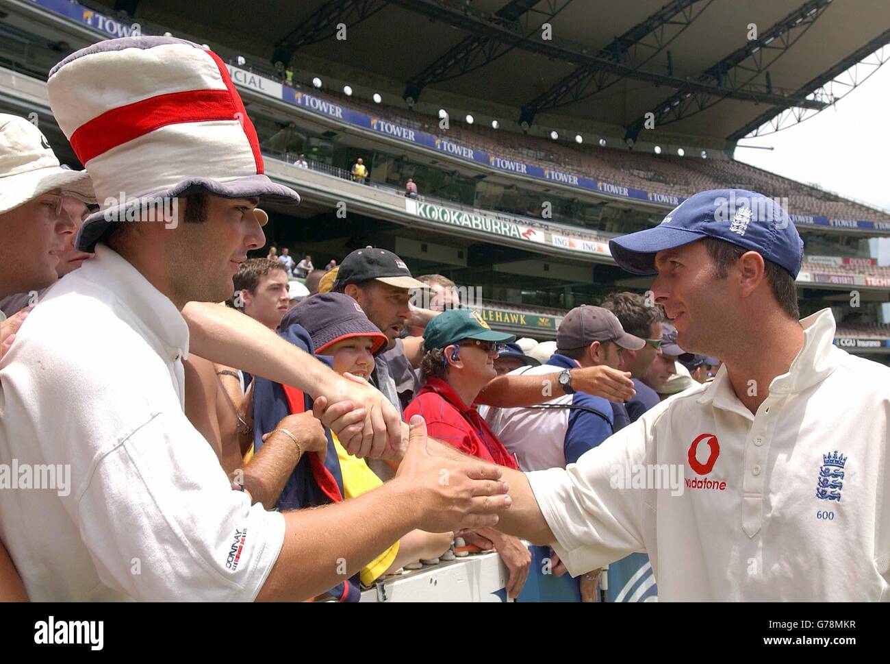 England cricket fans melbourne hi-res stock photography and images - Alamy