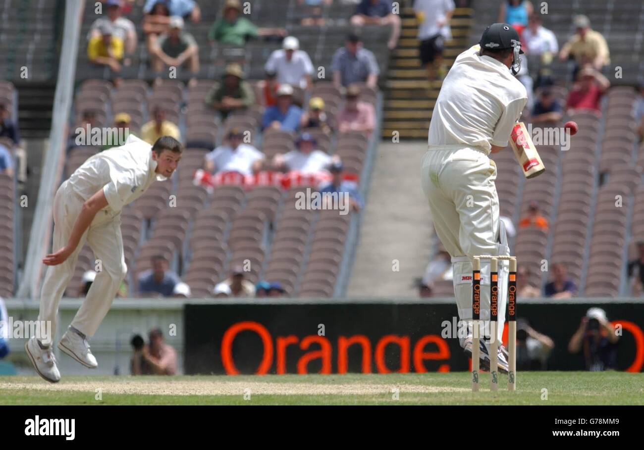 FOR EDITORIAL USE ONLY. NO COMMERCIAL USE : England's Stephen Harmison ...