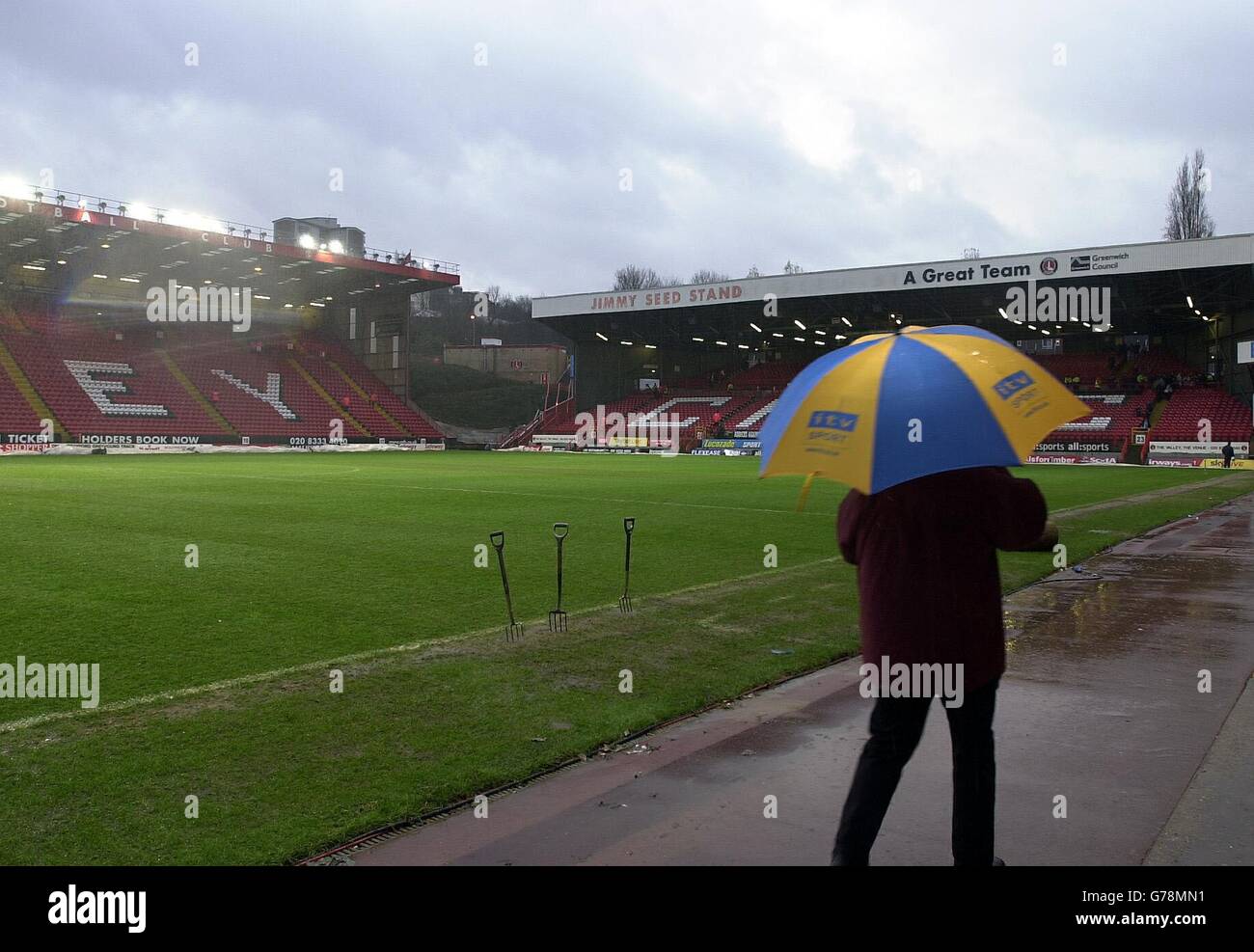 Charlton Athletics Ground Stock Photo - Alamy