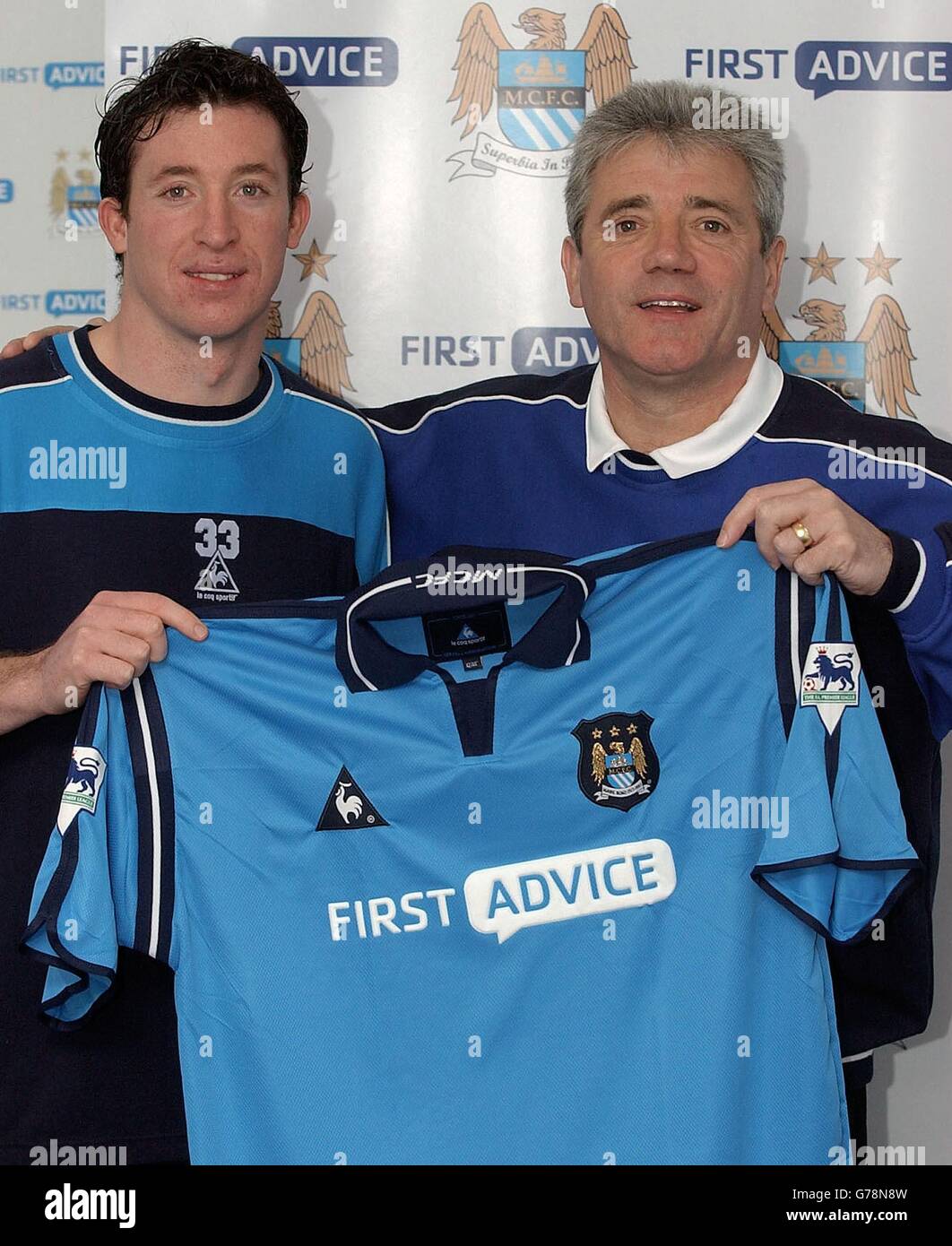 Robbie fowler signs manchester city hi-res stock photography and images ...