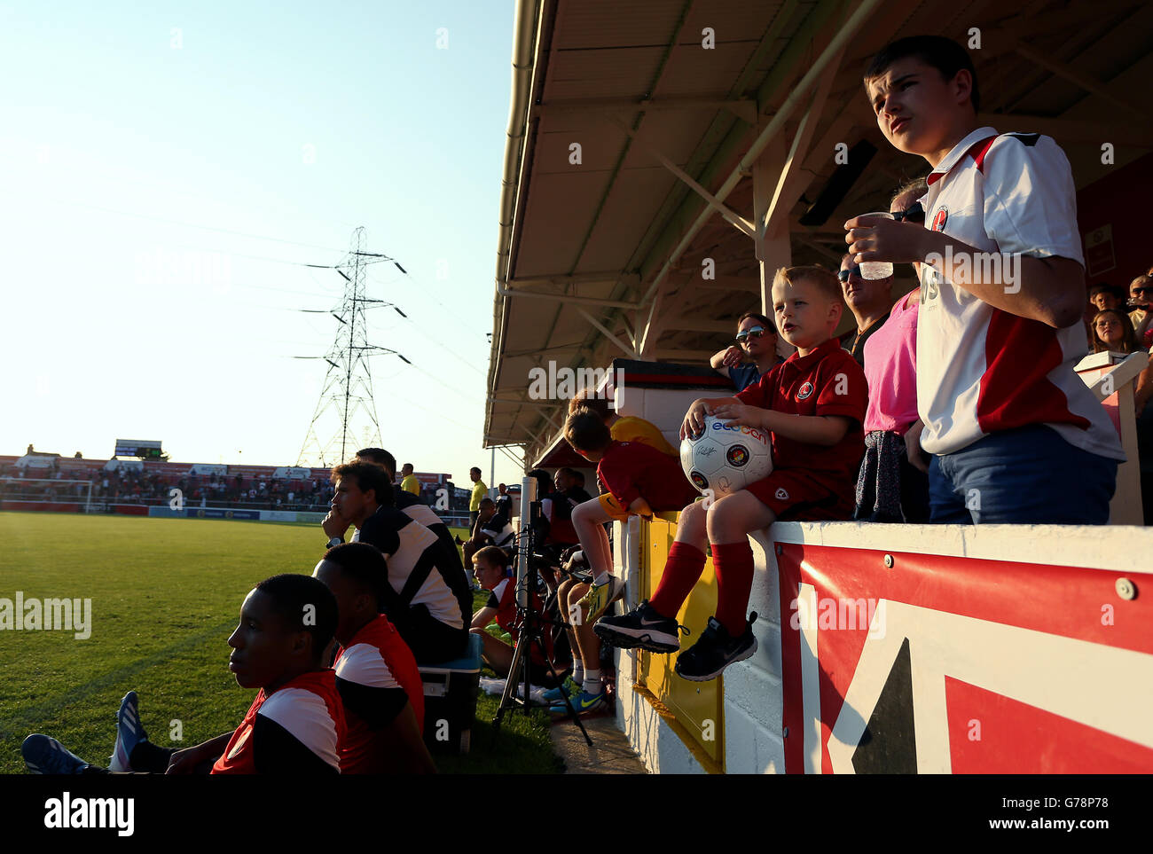 Stonebridge ebbsfleet hi-res stock photography and images - Alamy
