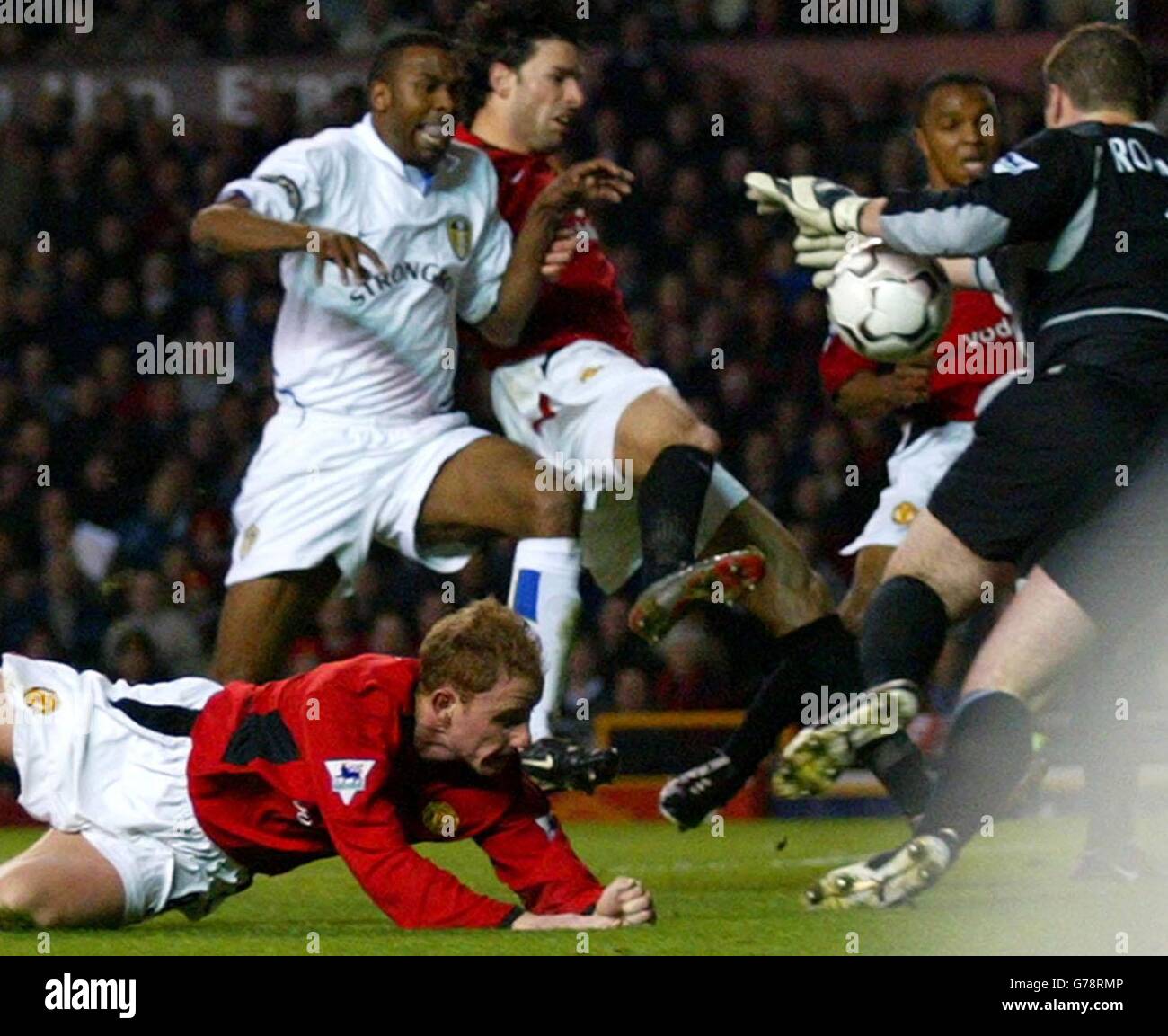 Leeds united captain lucas radebe hi-res stock photography and images ...