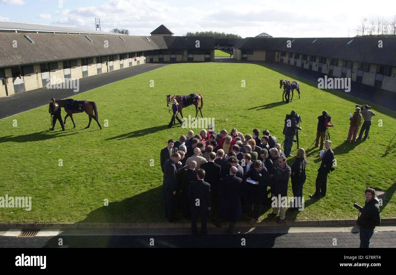 Jackdaws castle stables hi-res stock photography and images - Alamy