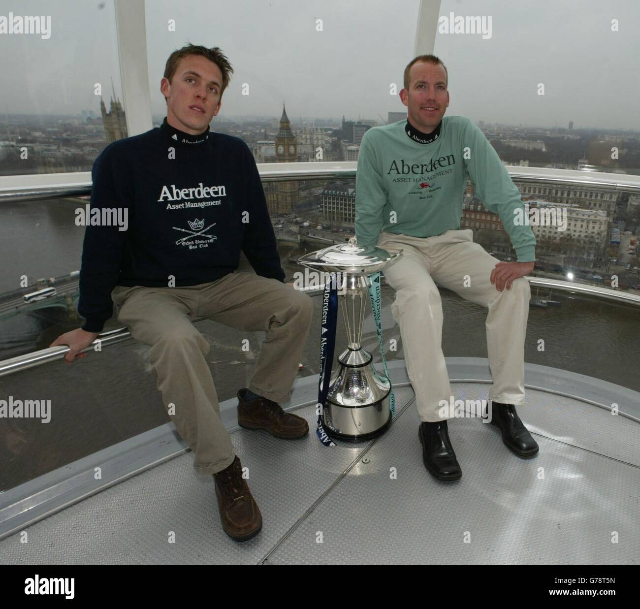 Cambridge rowing team hi-res stock photography and images - Alamy
