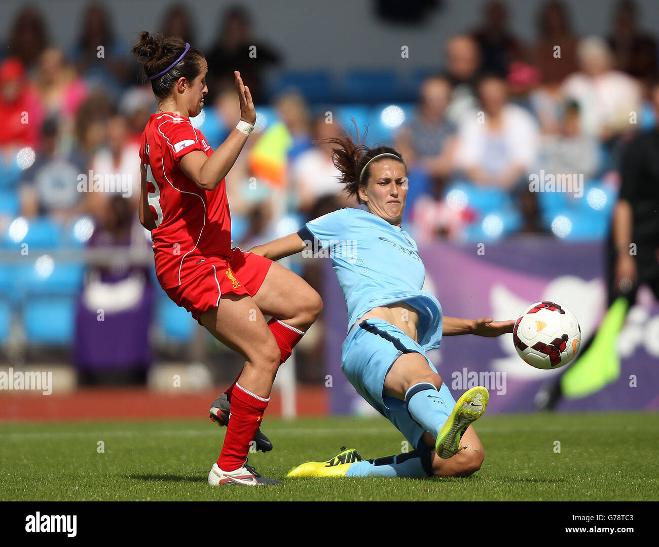 Manchester City Women's Jill Scott and Liverpool Ladies' Amanda Da ...