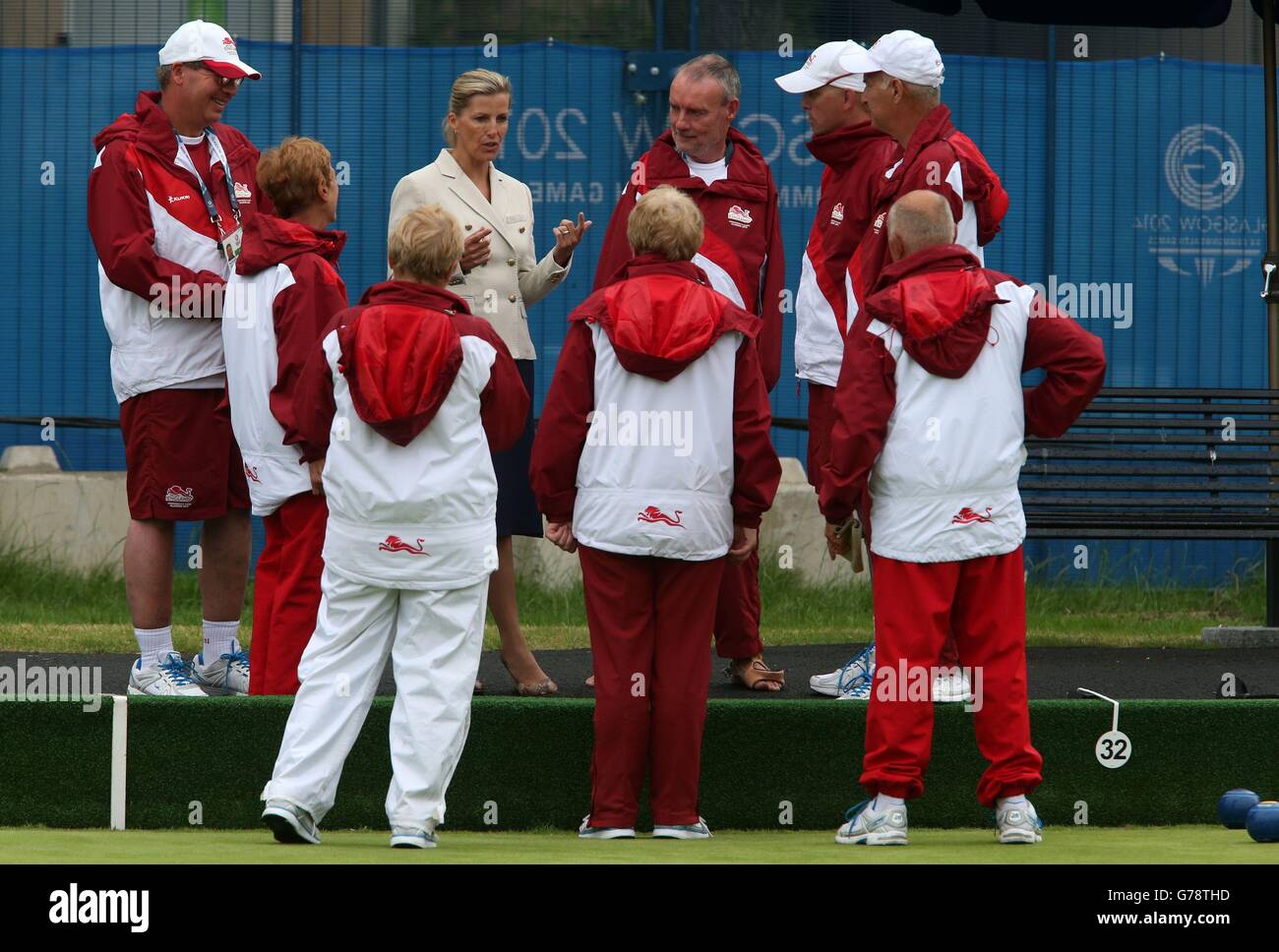 The Countess of Wessex chats English bowler Bob Love and his teammates ...