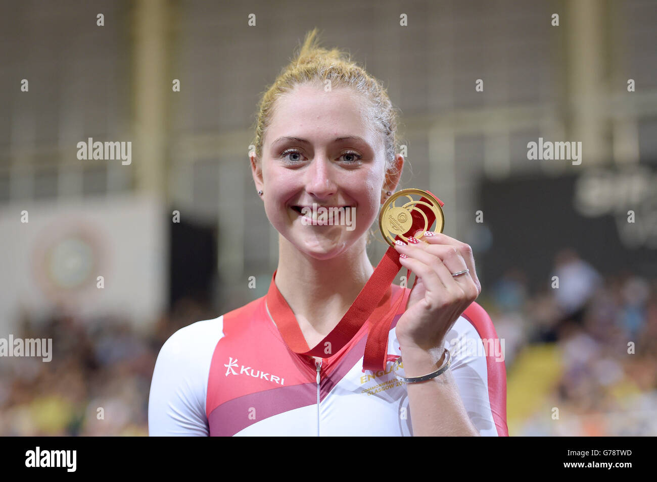 England's Laura Trott celebrates Gold in the 25km points race at the ...