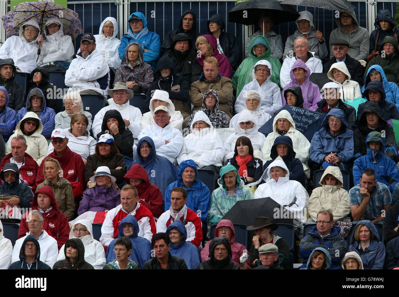 Commonwealth games spectators hi-res stock photography and images - Alamy