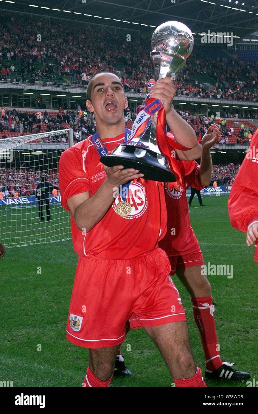 Football celebrating scott murray hi-res stock photography and images ...