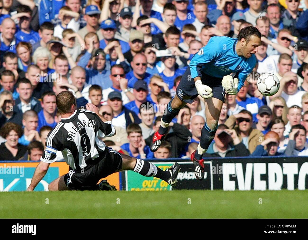 Everton v Newcastle United Stock Photo - Alamy