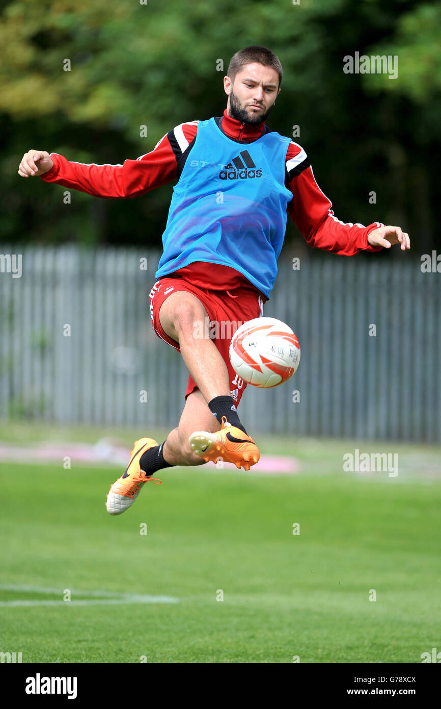 Nottingham forest training academy hi-res stock photography and images ...