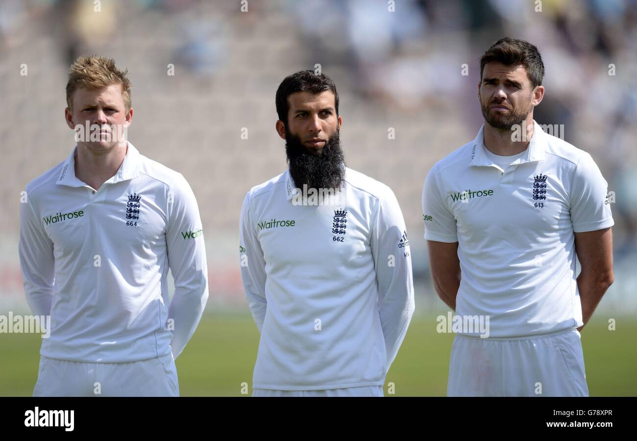 England's Moeen Ali (centre), James Anderson (right) and Sam Robson ...