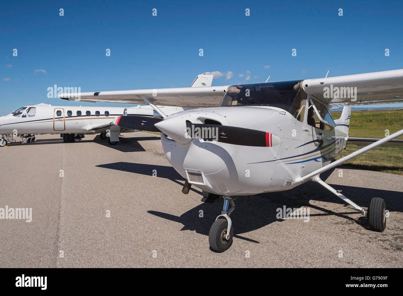 Cessna 182 hi-res stock photography and images - Alamy