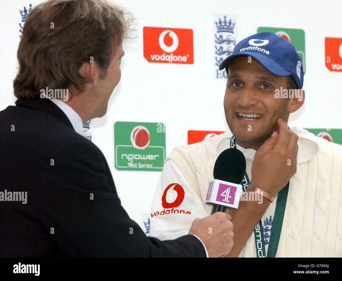 Cricket celebrating mark butcher hi-res stock photography and images ...