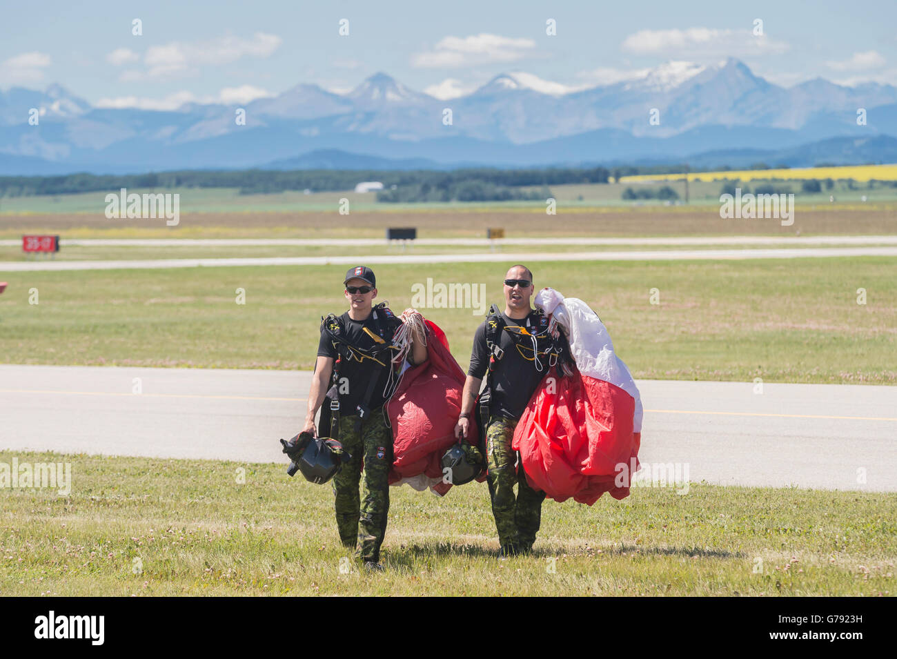 Canadian jump wings hi-res stock photography and images - Alamy