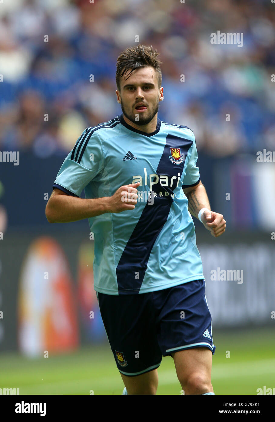 West ham uniteds carl jenkinson hi-res stock photography and images - Alamy