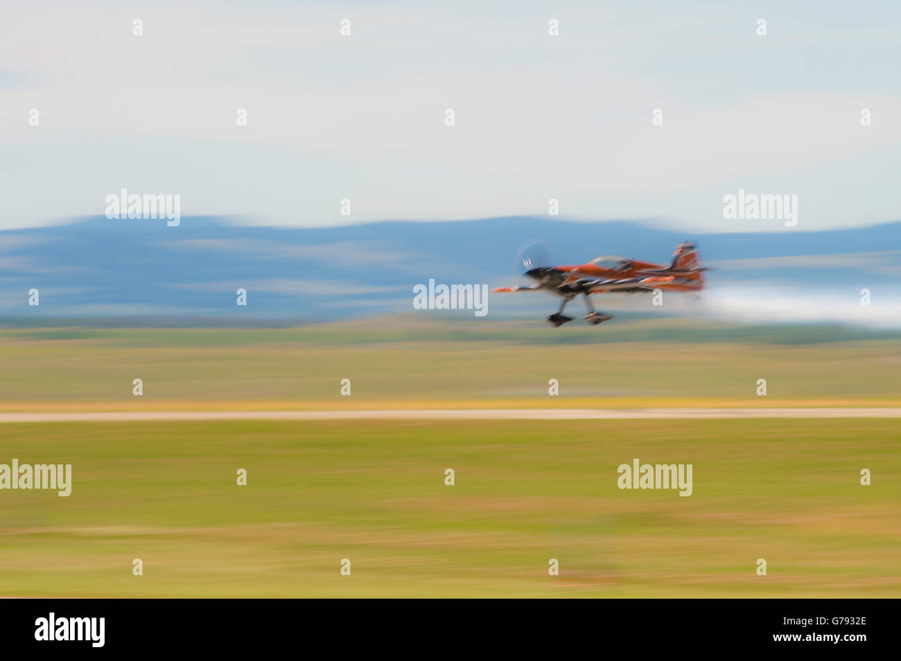 Motion blur wings hi-res stock photography and images - Alamy