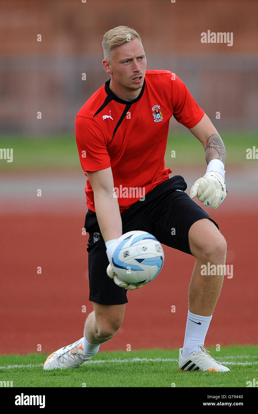Goalkeeper ryan allsop hi-res stock photography and images - Alamy