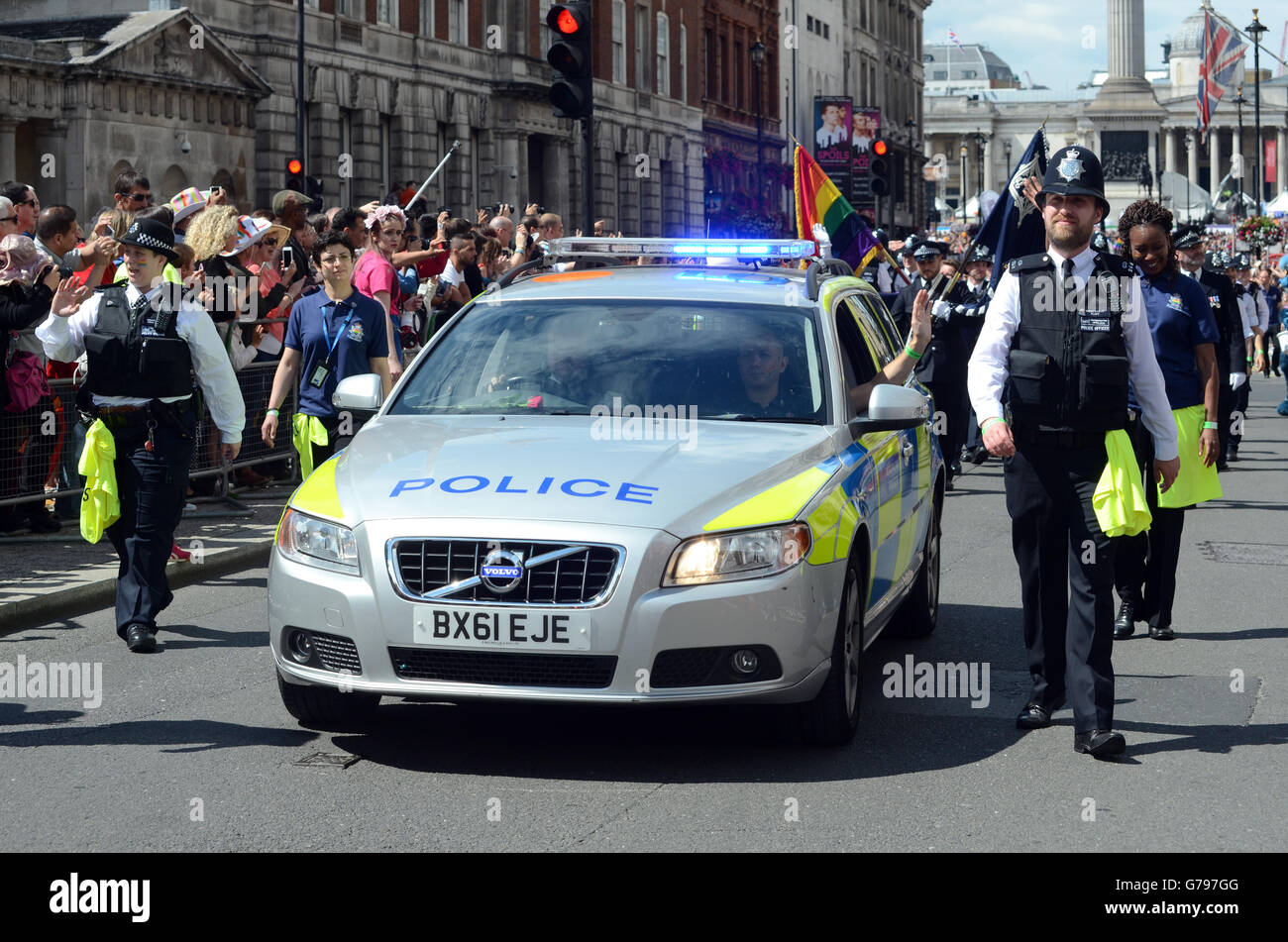 London gay pride police hi-res stock photography and images - Alamy