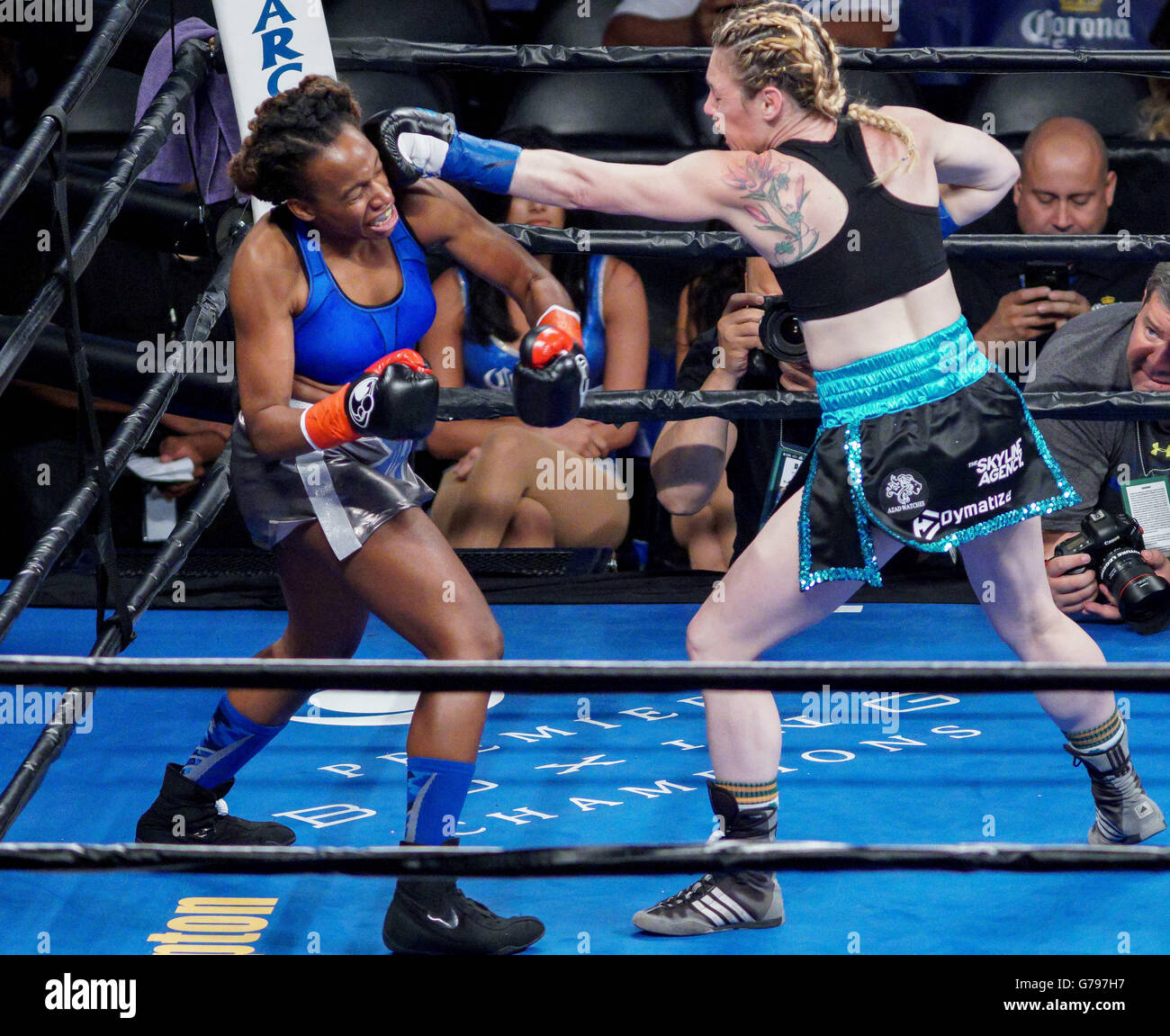 Heather hardy boxing hi-res stock photography and images - Alamy