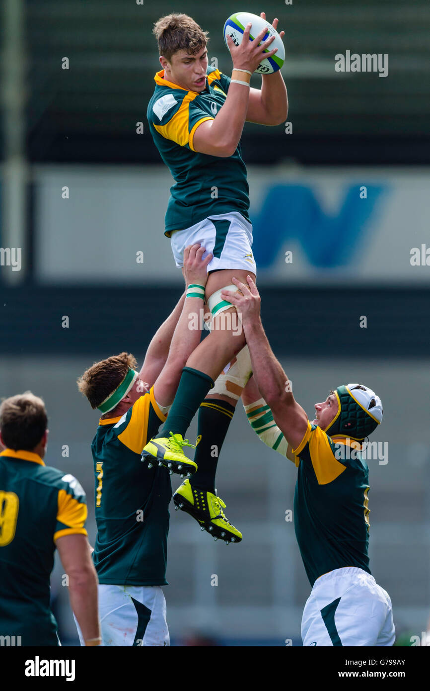 Lineout Rugby High Resolution Stock Photography and Images - Alamy