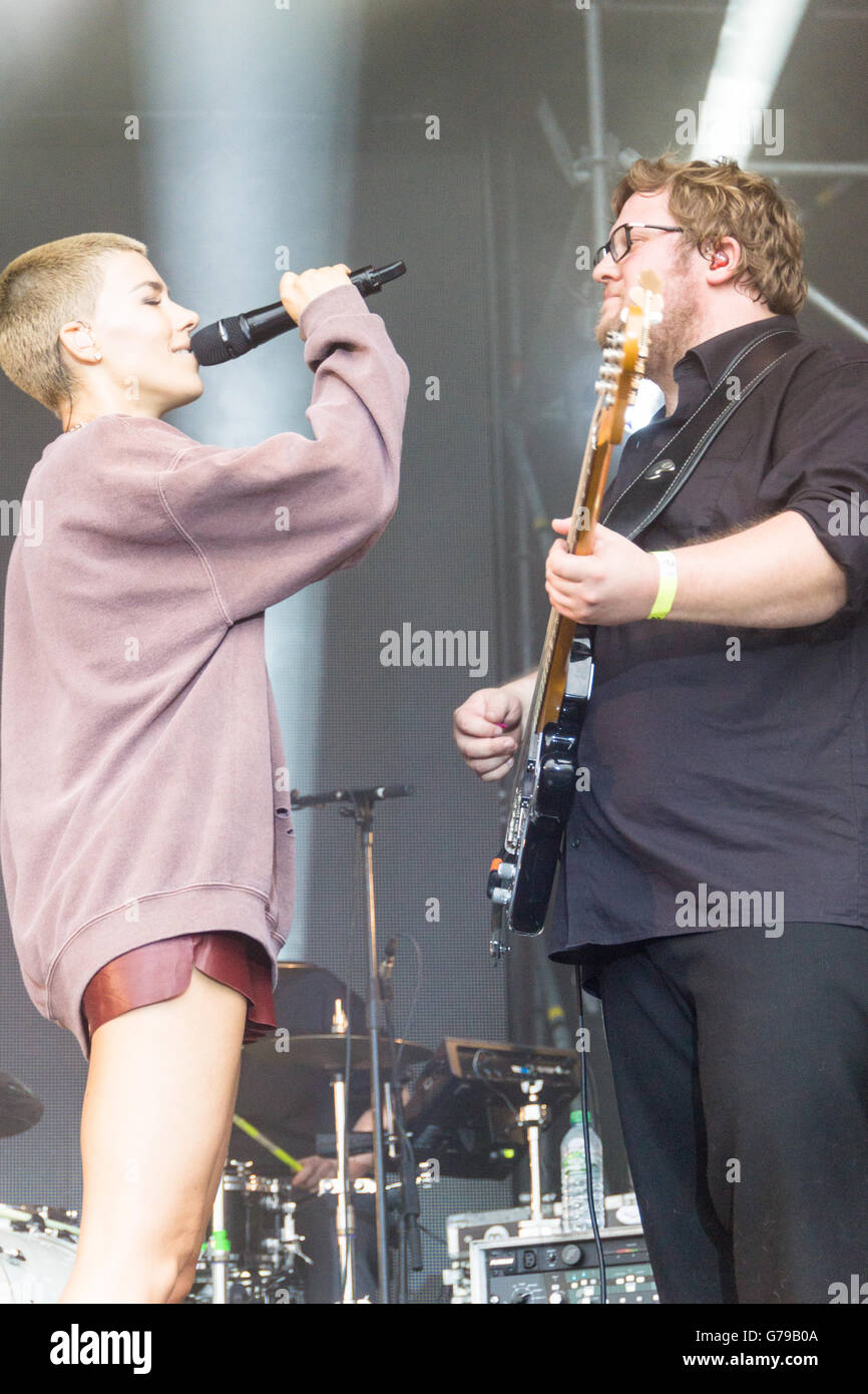 Frida gold hi-res stock photography and images - Alamy