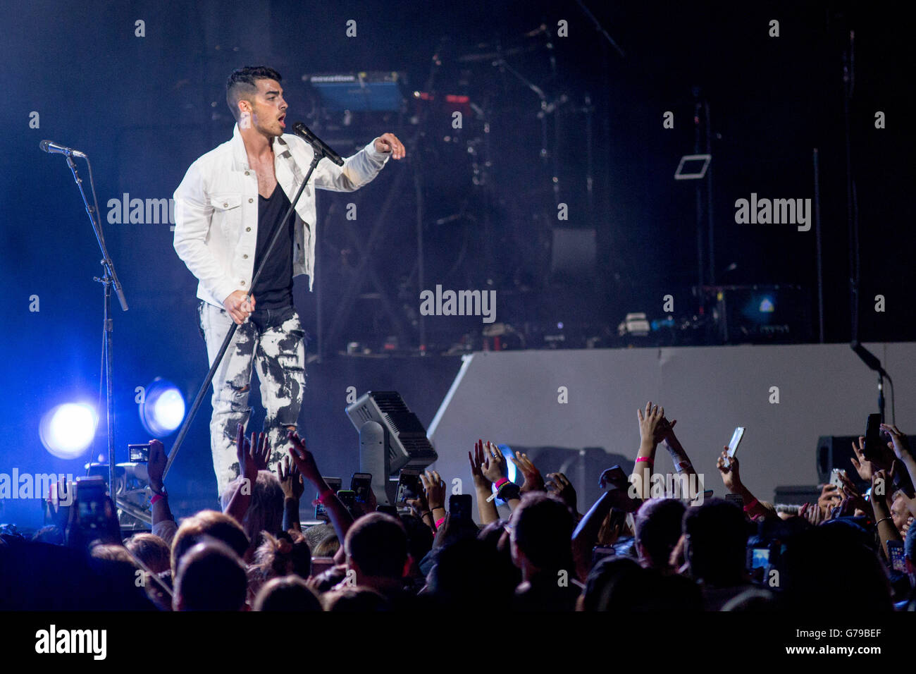 Manchester, Tennessee, USA. 25th June, 2016. Singer JOE JONAS of DNCE ...
