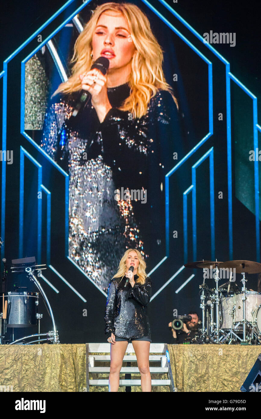 Glastonbury, Somerset, UK. 26th June, 2016. Ellie Goulding plays the ...