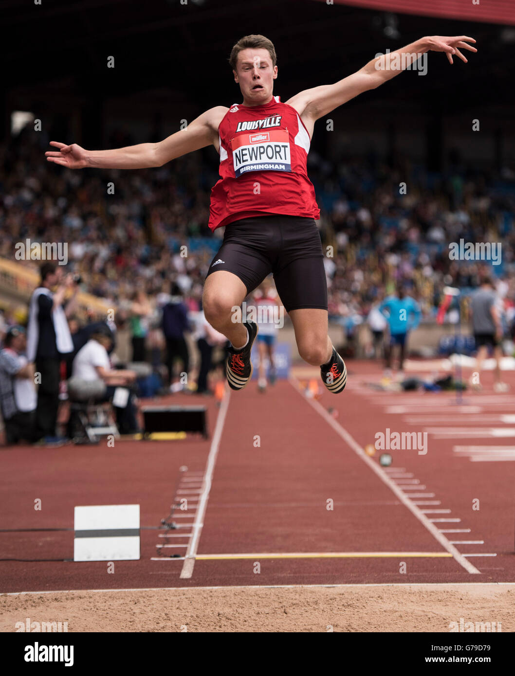 Mens long jump qualification hi-res stock photography and images - Alamy
