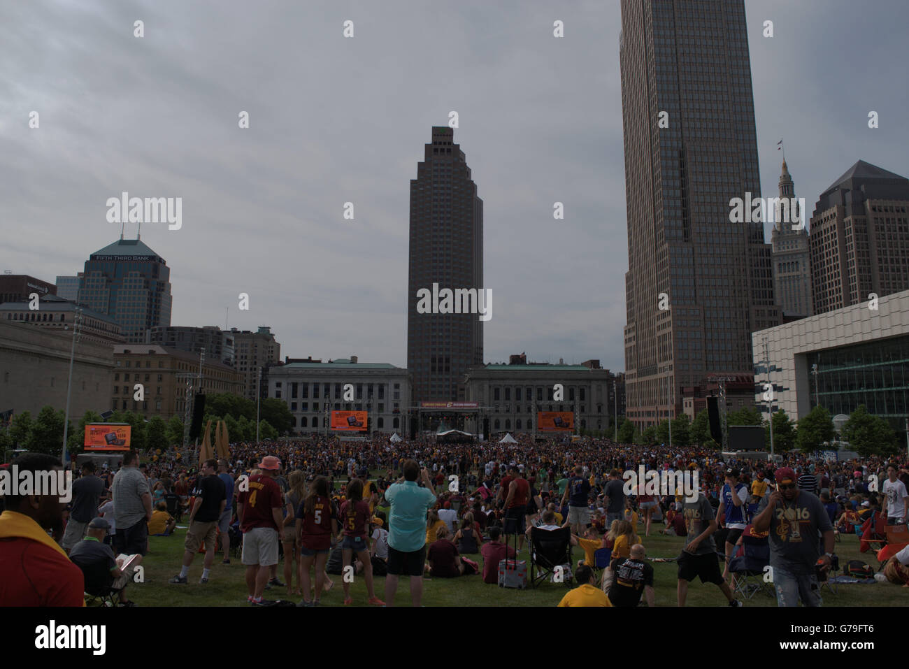 Nba finals crowd hi-res stock photography and images - Alamy